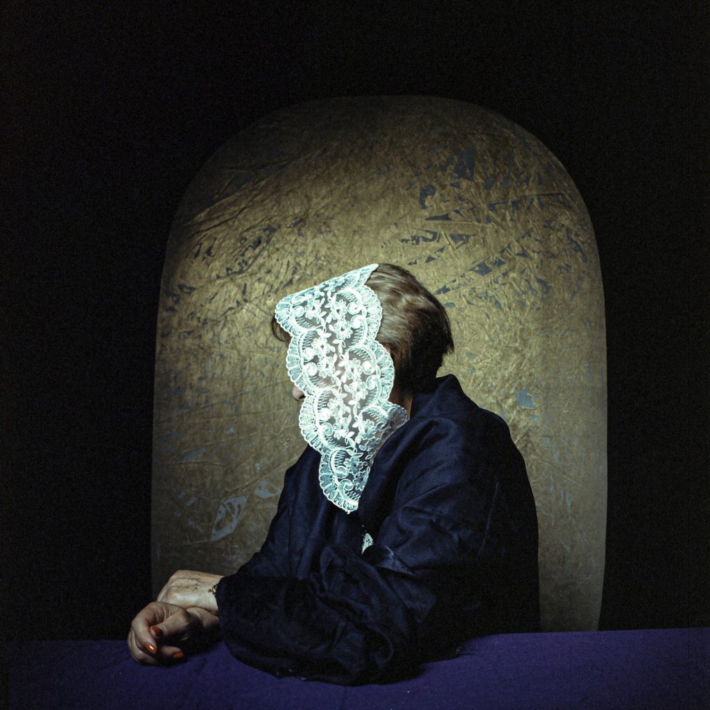 Nazik Armenakyan - Red Black White - Premio Internacional Luis Valtueña ...